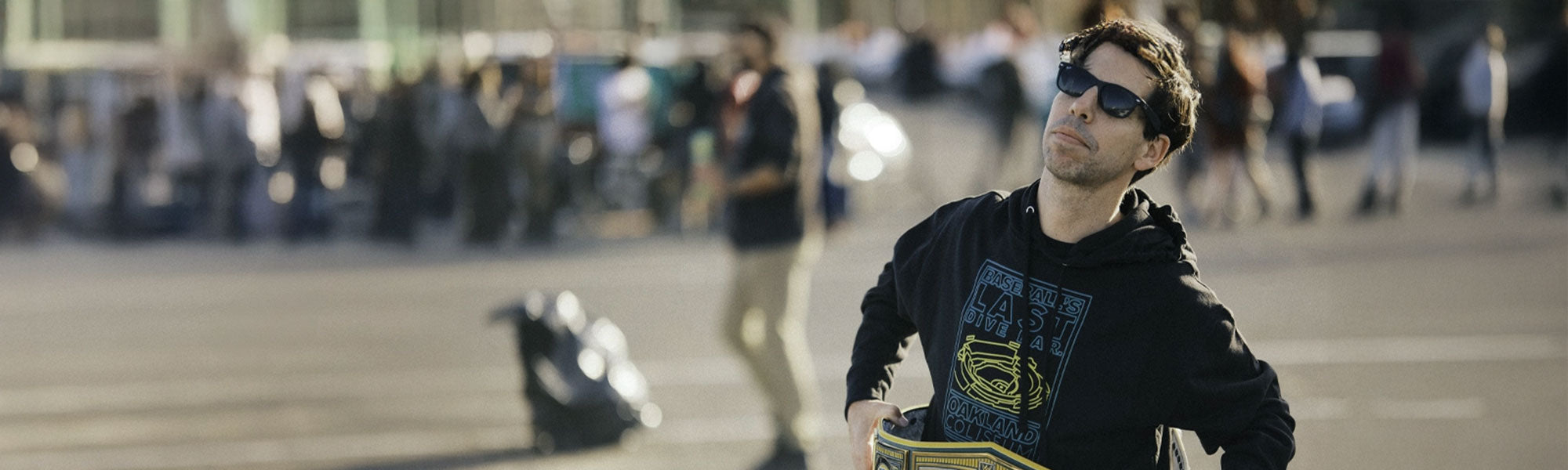 Watch DA Store – Last Dive Bar